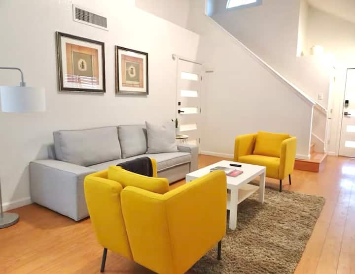 Stylish Far East Retreat | Soaking Tub + Workspace - El Paso