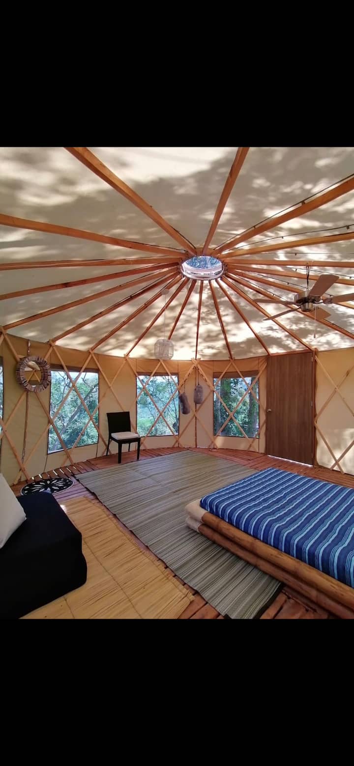 Qué Suerte Alojarte En Una Yurta - La Vega