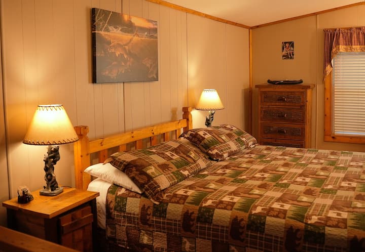 Cute Cabin W/ Creek & Firepit #12 - Helen, GA