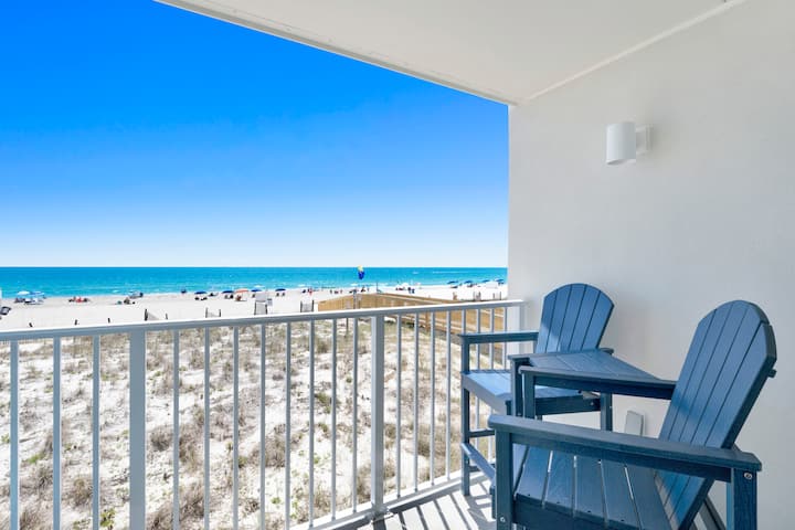 Beach Front 2b2ba Condo - Close To Everything! - Gulf Shores, AL