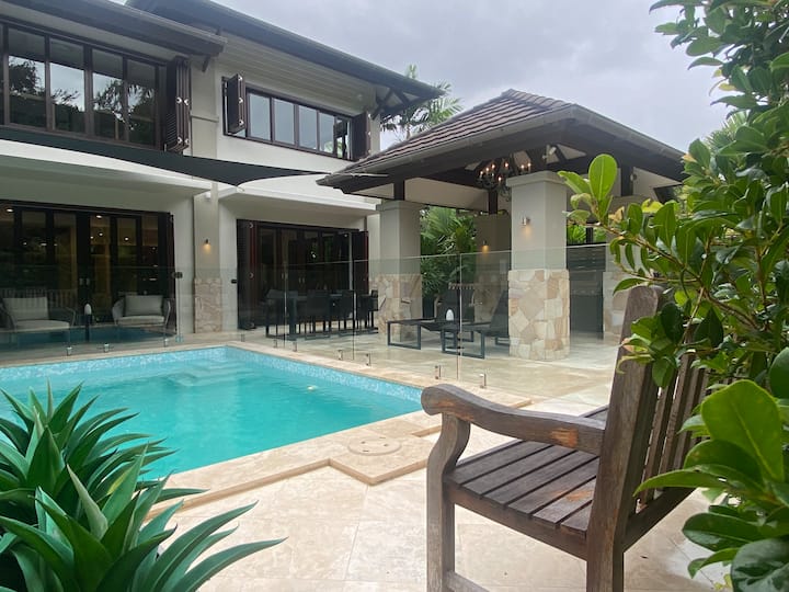 Beachside Villa - Port Douglas