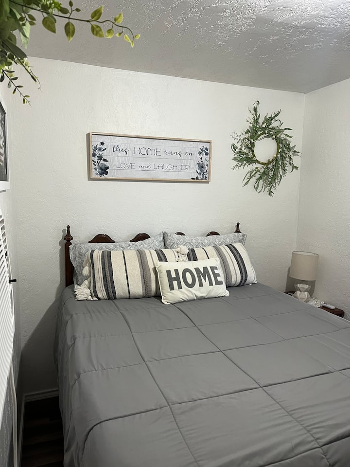Happy Tiny House Hideaway - Carlsbad, NM