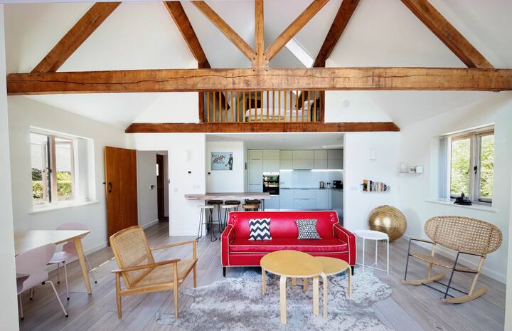 Spacious & Idyllic Entire Barn Sth Downs Hambledon - Hampshire