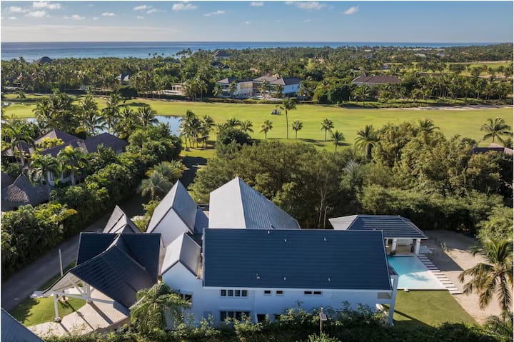Magnificent Villa In Arrecife, Punta Cana Resort - Punta Cana