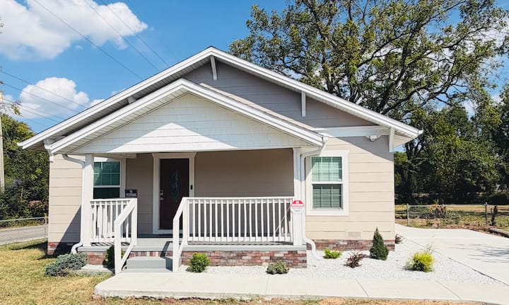 Cozy Heaven In Springfield-2 Bedroom-1 Bath - Springfield, MO