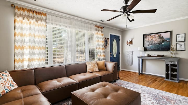 The Pines - Cozy, Large Fenced Yard (Upper Unit) - Whispering Pines, NC