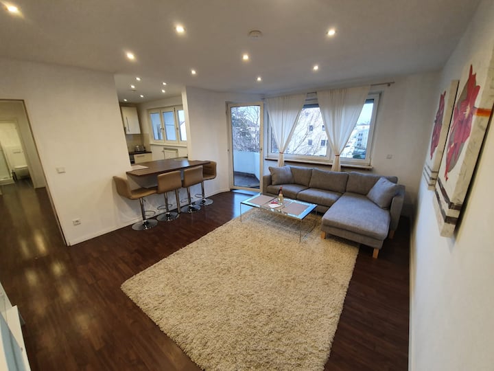 Wohnung Mit Balkon Nähe Bahnhof/flughafen/messe - Hannover