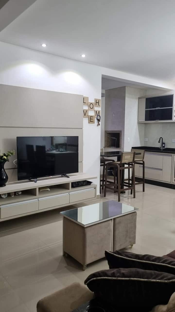 Apto Na Praia, Com óTima Localização! - Matinhos