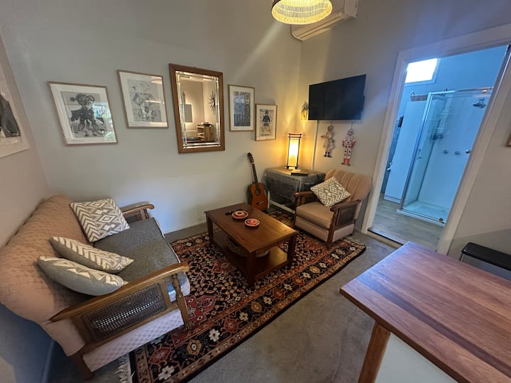 Westgarth. Location, Location, Location! - Melbourne