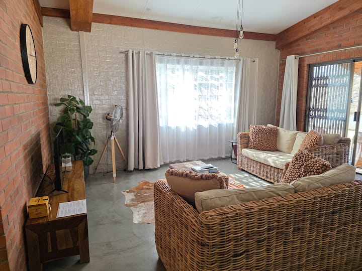 Pennygrove Cottage, 4 Sleeper Midlands Getaway - Lions River