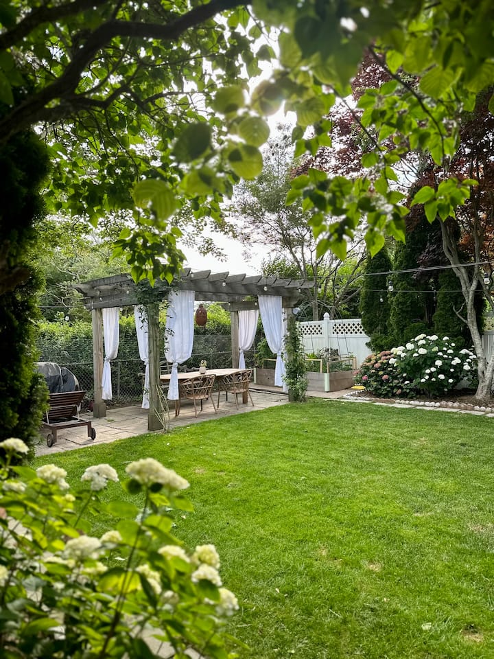 Cozy Newport Stay-close Walk Into Downtown - Newport, RI