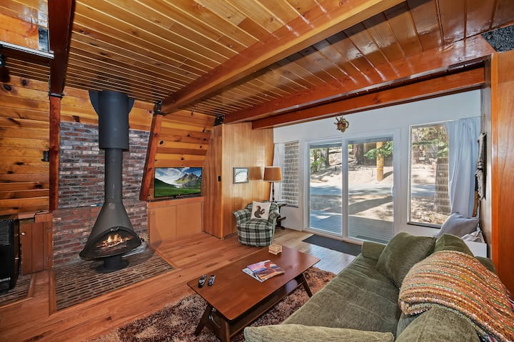 Peaceful Couples Retreat In The Pines - Running Springs, CA