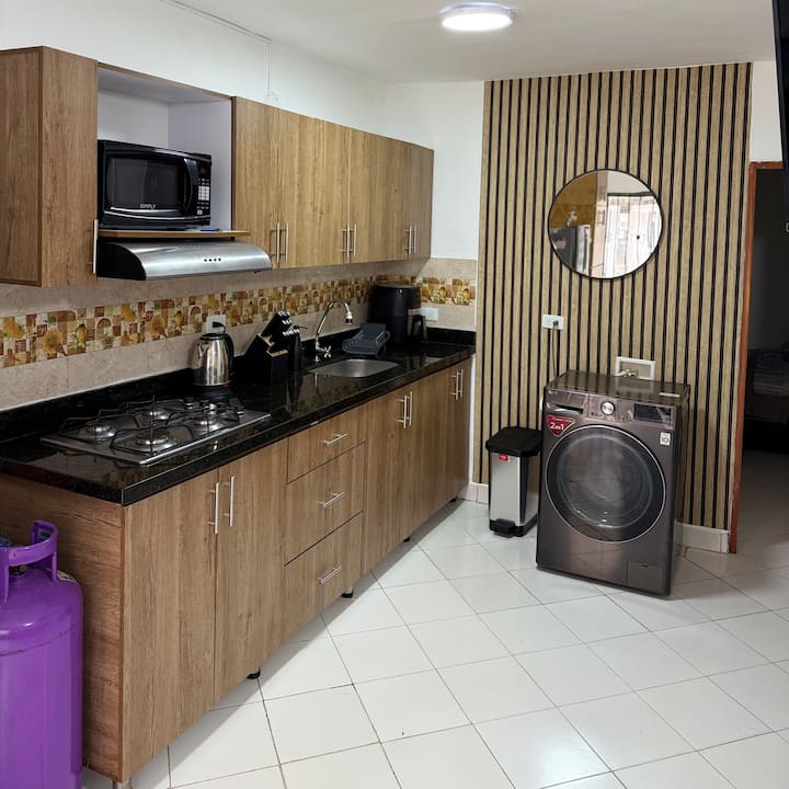 Estudio En Medellin (Belen Las Playas) - 麥德林