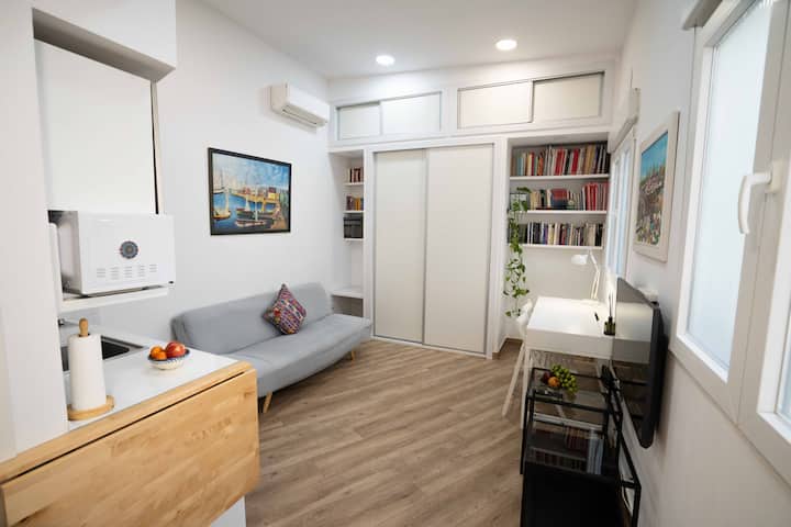 Cuarto De Huéspedes Con Jardín En Madrid - Madrid