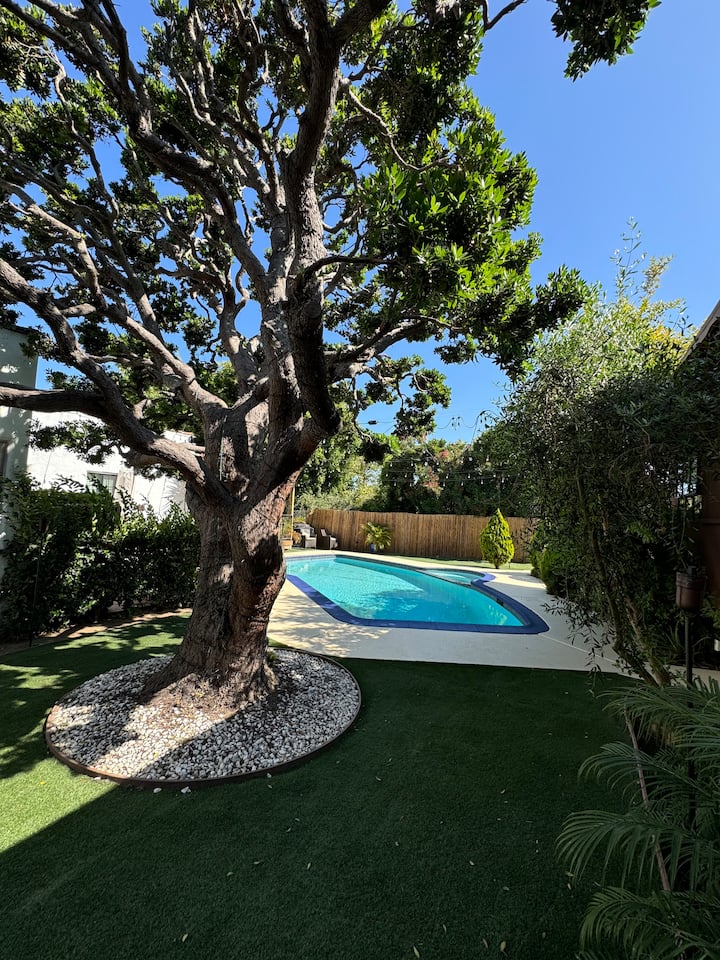Guesthouse In Middle Of Los Angeles - West Hollywood, CA