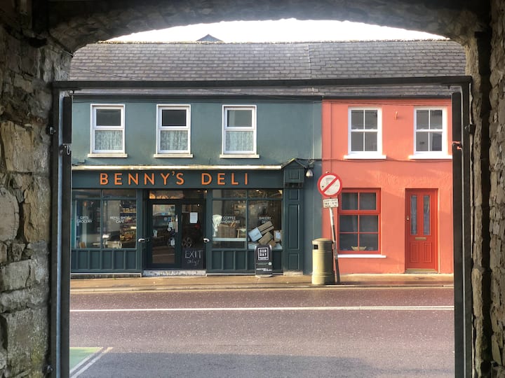 The Bakery Flat - Bright Modern Space In Castlerea - Mayo