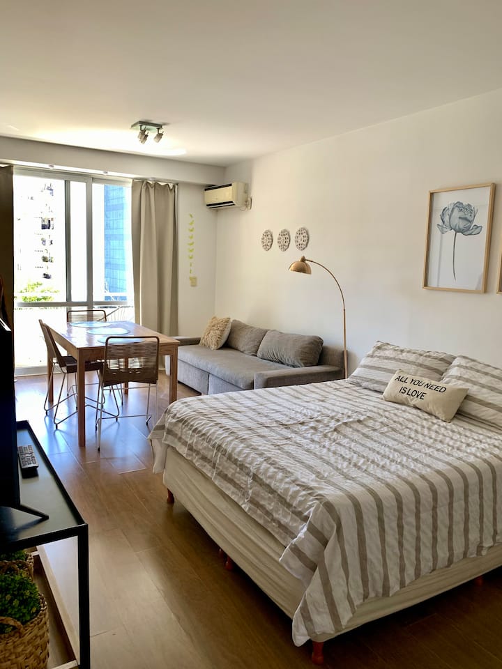 Charming And Unique With Pool And Garden Views - Buenos Aires