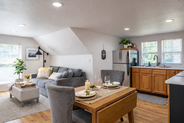 Downtown Camas Studio - Troutdale, OR