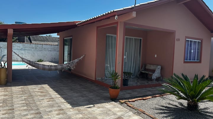 Casa Aconchegante Com Piscina – Praia De Palmas/sc - Governador Celso Ramos