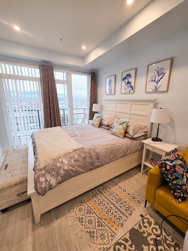 The 609 Penthouse. - Kelowna