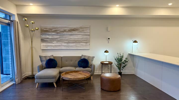 Stylish 2br Home | Near Downtown & Airport - Ottawa