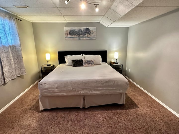 Bedroom 2 Quiet Neighborhood With Spacious Space - Fort Nelson