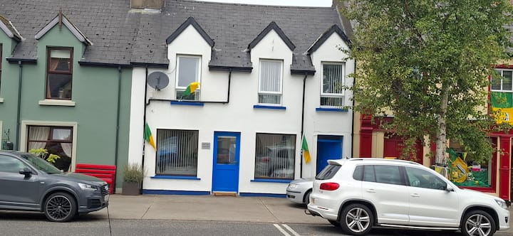 Blue Door Apartment Main St Carrigart - Downings