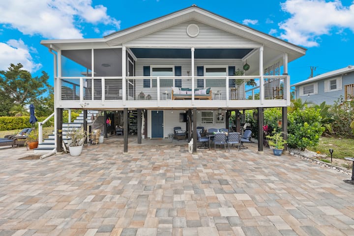 Key West Style Waterfront Home W/ Dock- Pineisland - Pine Island, FL