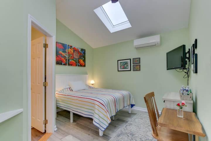 Marl Inn Bed And Breakast - Butterfly Room - Yorktown, VA