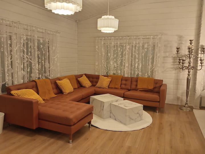 Villairene Palace! Luxury In The Woods - Aura