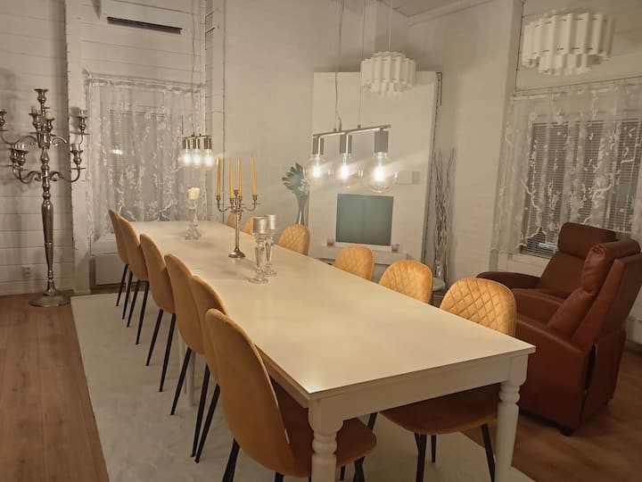 Villairene Palace! Luxury In The Woods - Aura