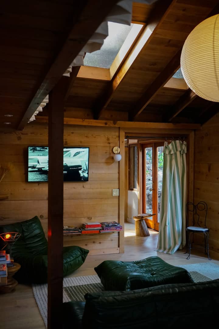 Topanga Treehouse, Family Friendly, Cozy Fireplace - Los Angeles, CA
