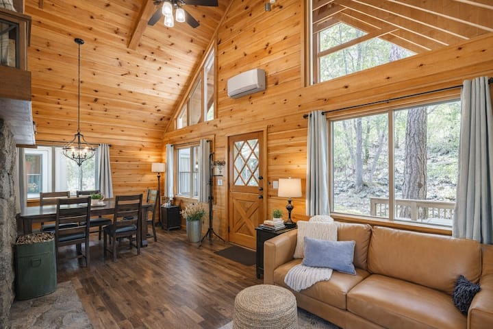 Munds Park Cozy Cabin-pet Friendly - Munds Park, AZ