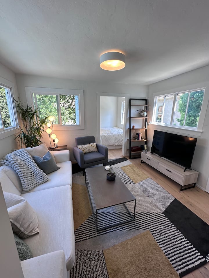 Cozy Jr. 1-bedroom Apt In The Heart Of Alameda - Alameda, CA