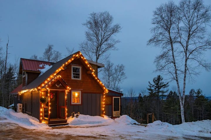 Log Cabin W/mtn Views, Hot Tub, Fireplace - Maine