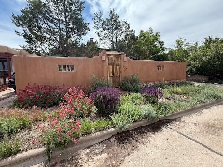 Casita Cubero Blocks From The Railyard And Plaza - Santa Fe, NM