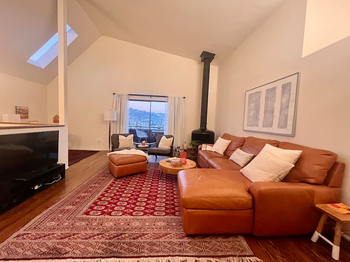 Bright & Lovely Albany Hill Condo Retreat - Berkeley, CA