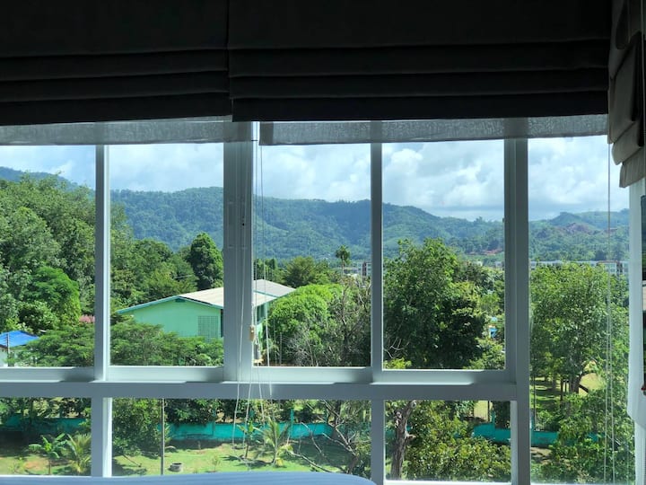 Bright, Airy & Comfy! Superfast Wifi & Desk - Phuket