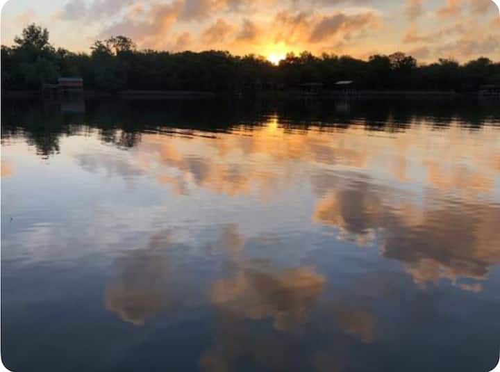 Bayfront Forest Camper With Kayaks/nature Trail - Navarre, FL
