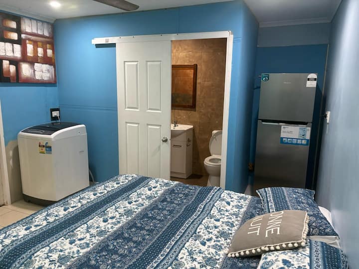 Compact & Comfy Room For Couples Or Solo Travelers - Ipswich
