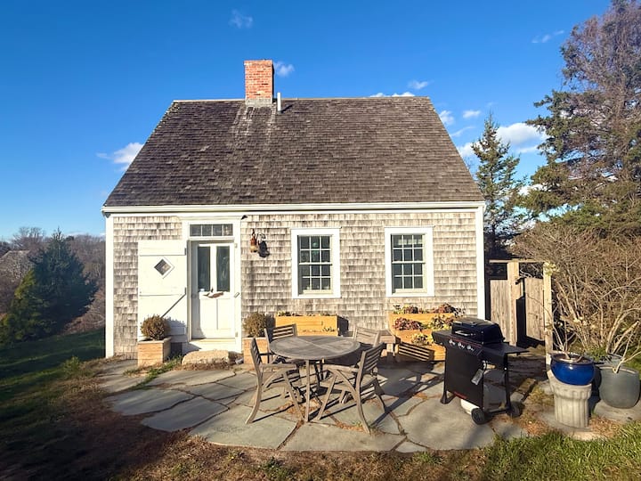 Garden & Pondside Cottage-walk To Cooneymus Beach🌊 - Block Island, RI