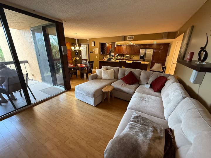 Upgraded 2/2 W/ Pool Close To Beach - Delray Beach, FL