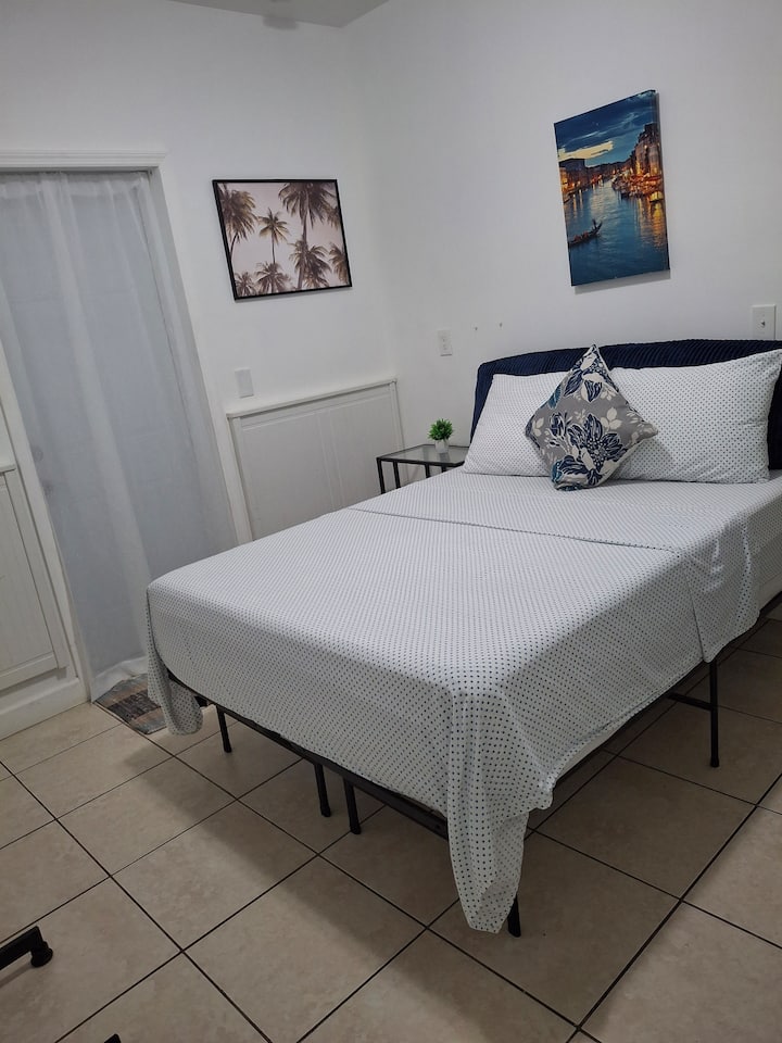 Cozy Room 3 In The Center Of Miami. - Miami, FL