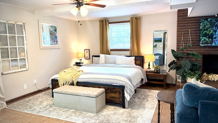Cozy Valley Suite: Downtown, Rock City, Ruby Falls - Chattanooga, TN