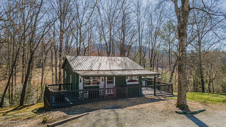 Peaceful Mountain Cottage - Franklin, NC