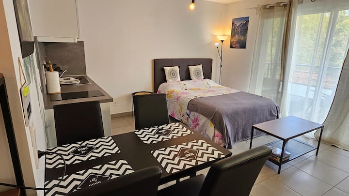 Studio Neuf Chaleureux🏡 à Annecy-le-vieux - Annecy