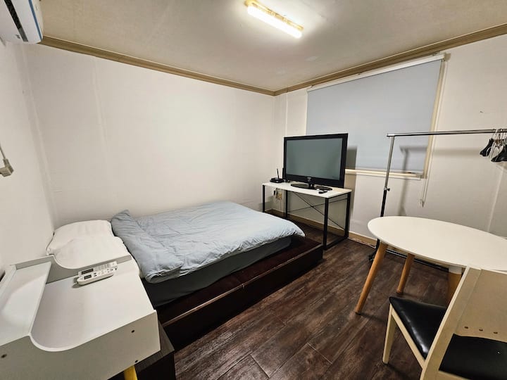 임당동 Ebs 투룸
영남대역 . 임당역 도보15분거리.위생소독철저 - Daegu