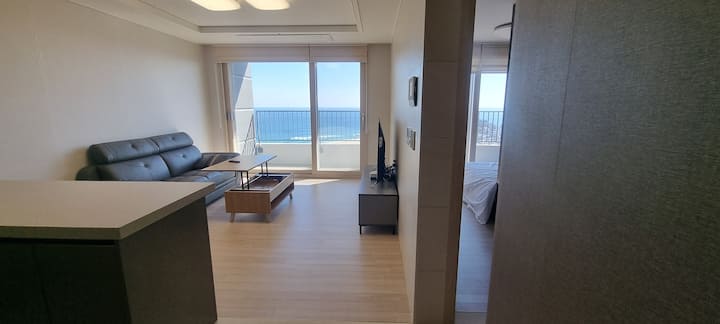 #20층일출뷰#넷플릭스#정수기#패밀리오션스위트#2룸2욕실#고속터미널#속초해수욕장 - Sokcho-si