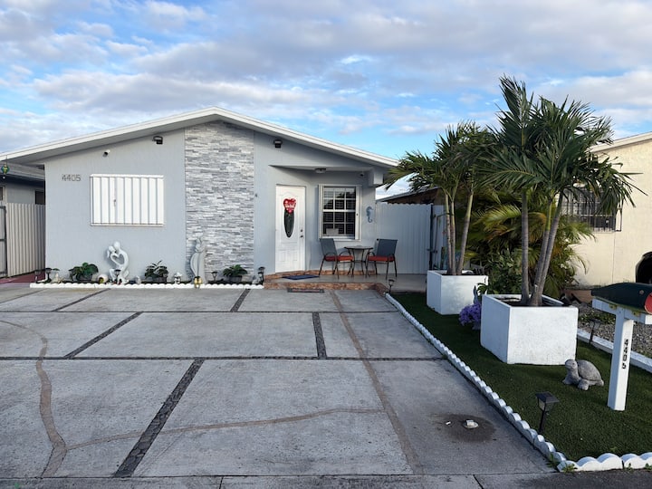 Casa La Rosa Florida Miami. - Hialeah, FL