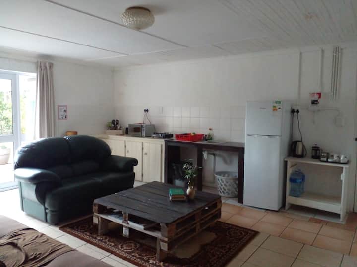 Flat @ Dollery House. Self Catering Accommodation - Port Alfred